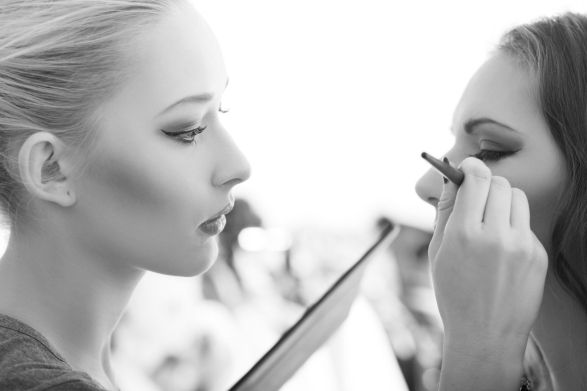 ¿Qué se necesita para ser maquilladora profesional? Requisitos